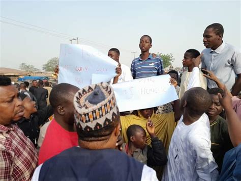 THOUSANDS TAKE TO THE STREETS IN MINNA TO PROTEST HARDSHIP INSECURITY