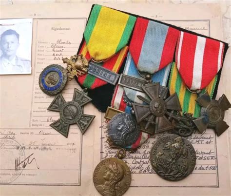 LIVRET MÉDAILLE GUERRE D Indochine Algérie Croix Toe Valeur Militaire