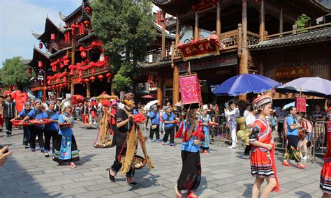 闲逛恩施女儿城看土家幺妹出嫁感受不一样的民俗风情 土家 民俗风情 女儿 新浪新闻