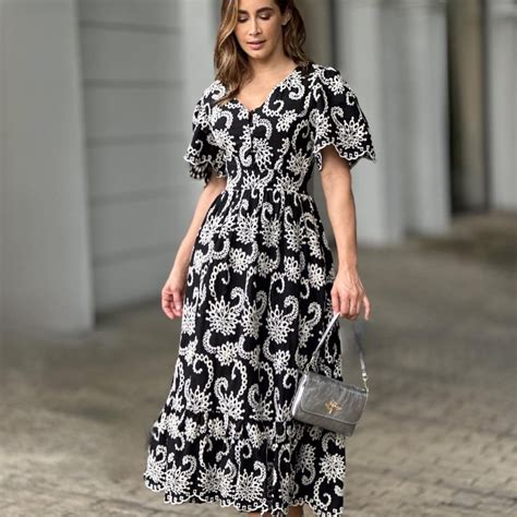 Prendas Que Toda Mujer Elegante Debe Tener Rightdecide