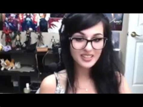 Sssniperwolf SSSniperWolf Aka SexySexySniper Reacting To Her Nudes
