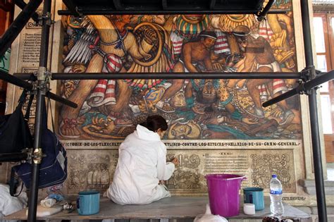 TLAXCALA RESTAURA INBA MURALES DE PALACIO DE GOBIERNO Gracias A La