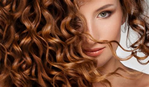 10 Cara Merawat Rambut Keriting Agar Sehat Mudah Diatur