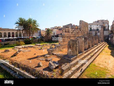 View Of The Temple Of Apollo In Siracusa Sicily Stock Photo Alamy