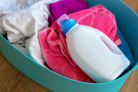 Cat Detergent Lichid Se Pune La O Spalare Masina De Spalat