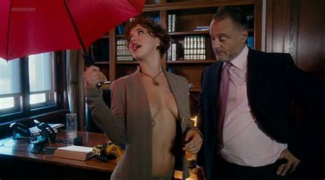 Júlia Ubrankovics Nue dans Virtually a Virgin
