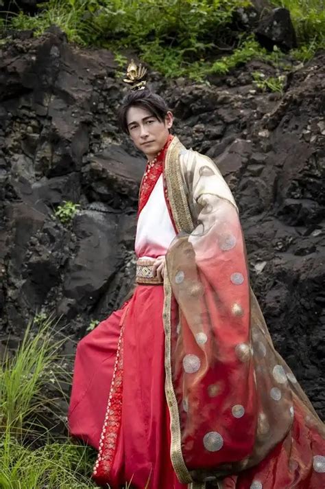 写真連続ドラマパリピ孔明に出演するディーンフジオカさんCフジテレビ MANTANWEBまんたんウェブ