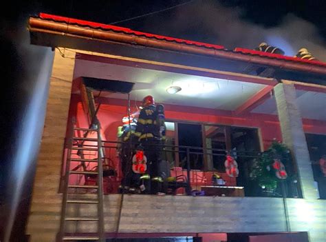 Ziua de Cluj Incendiu la Aghireșu Acoperișul unei case a luat foc