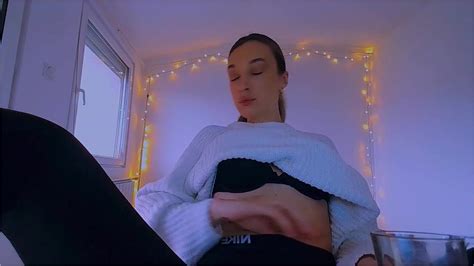 LIIlIIum Bra Hip Tease