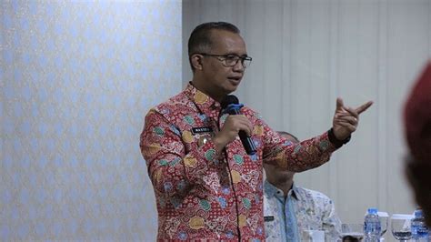Pj Wako Singkawang Imbau Wisatawan Waspada Saat Di Pantai Gencil News