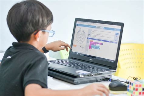 Manfaat Belajar Coding Untuk Anak Kenalkan Bahasa Ini Yupi