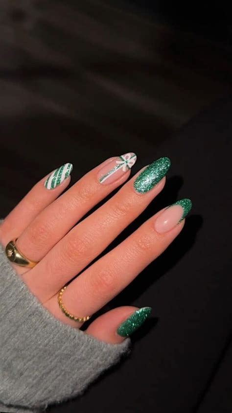 36 Breathtaking Green Christmas Nails You Want To Recreate This Holiday