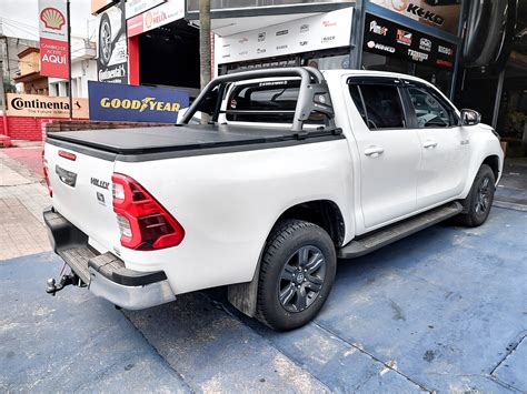 Tapa R Gida Trifold Spaco Aluminio Negro Toyota Hilux Proteccar