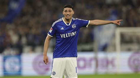 Bayern Abflug Kabadayi Vor Bundesliga Wechsel