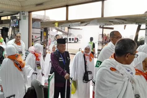 3 Jemaah Haji Kloter 13 BTH Tunda Keberangkatan 447 Jemaah Haji