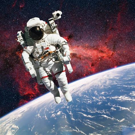 Astronauta W Kosmosie Z Planety Ziemią Jako Tło Elementy Zdjęcie Stock