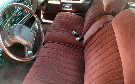 061020 1988 Oldsmobile Delta 88 Royale 4 Barn Finds