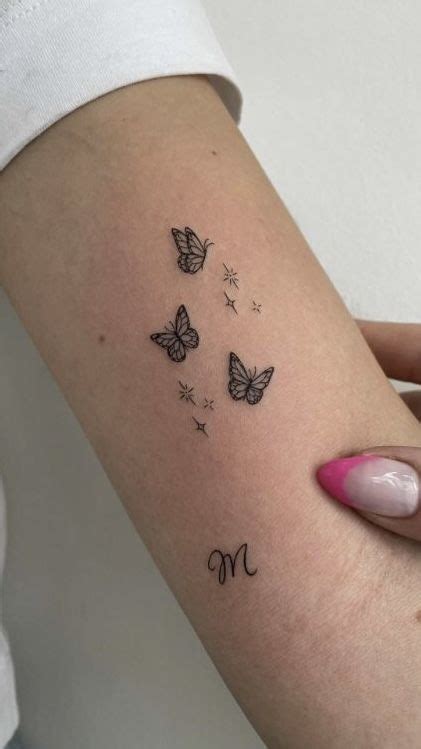 29 top idées de tatouage papillon pour femme