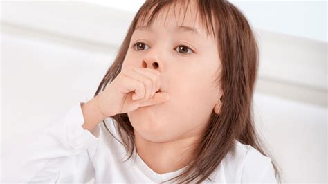 Aprende cómo calmar la tos en los niños de manera natural