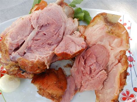 Pečena svinjska butkica štelce austrijski tradicionalni