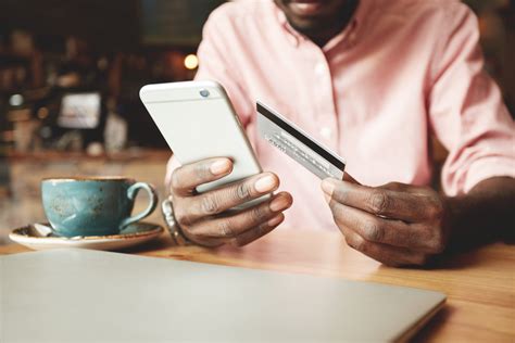 Você sabe como acumular milhas no cartão de crédito MaxMilhas