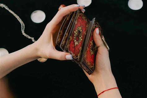 Cómo leer las cartas del tarot sin experiencia ni dones especiales