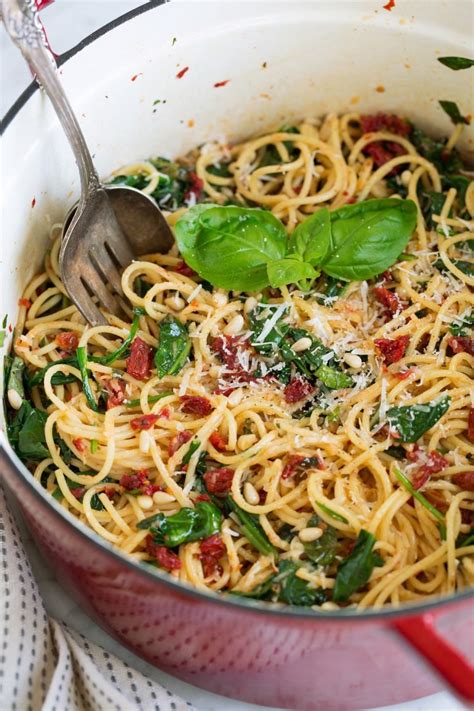 طرز تهیه اسپاگتی گوجه فرنگی و اسفناج ایتالیایی 6 نفره آموزش آنلاین آشپزی
