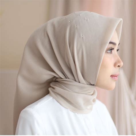 Jual Jilbab Paris Segi Empat Polos Laser Cut Ori Hijab Square Premium