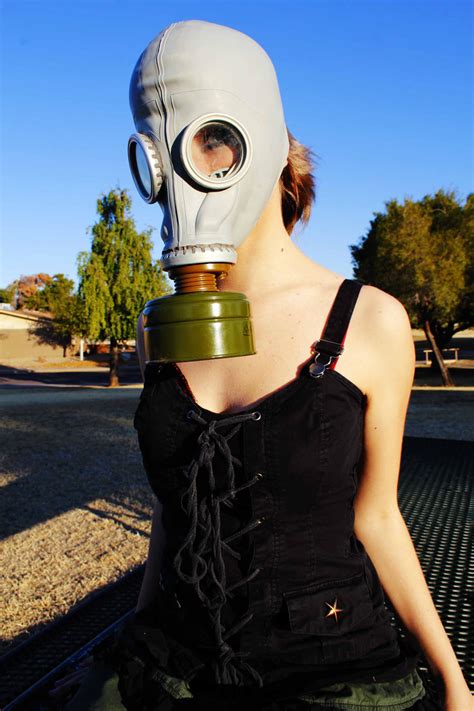Gas Mask Beauty By Kyuubikrazy On Deviantart