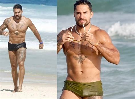 Fotos de famosos nus Ex BBB Bil Araújo quase mostra o pênis FAMOSOS NUS