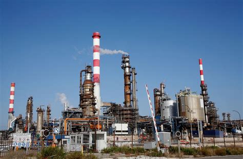Harga Minyak Memperpanjang Kerugian Karena Penguncian Shanghai Memukul