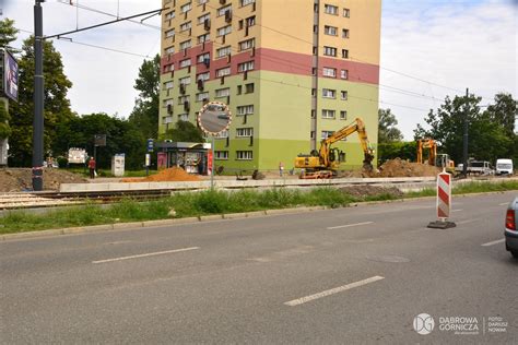 Prace przy modernizacji torowiska tramwajowego w głównym ciągu