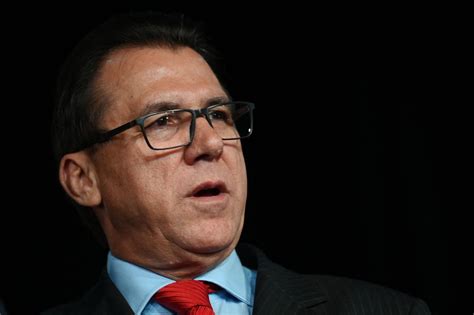 Ministro do trabalho promete rever legislação trabalhista de forma