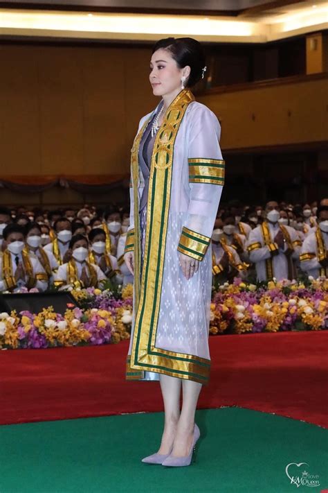 Thailand Royalty Sari Queen Kingdom Fashion Royals Saree Moda