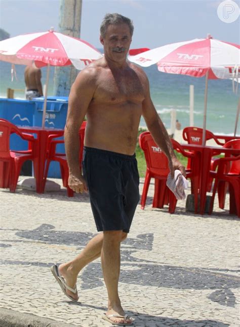 Foto Oscar Magrini mantém a boa forma caminhadas pela orla do Rio
