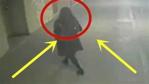 妙龄女子深夜回家被男子背后抱住捂住口鼻监控拍下绝望30秒 腾讯视频