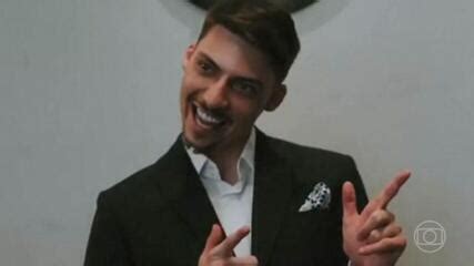 Polícia Civil apreende celular e HD do filho mais novo de Jair