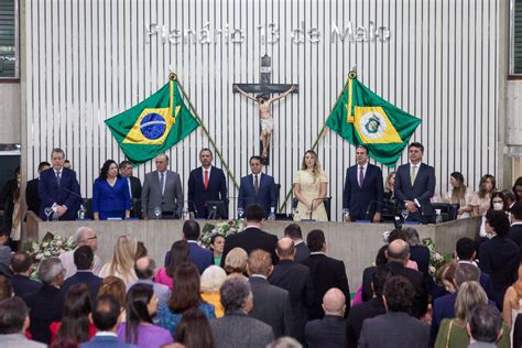 Elmano de Freitas toma posse como novo governador do Ceará
