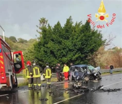 Tragico Incidente A Catanzaro Morti Quattro Giovani Grave Un Uomo