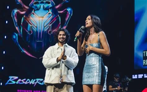 Por que Bruna Marquezine recorre a amigos e fãs para divulgar Besouro Azul
