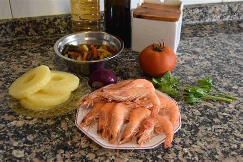 Ensalada de langostinos fácil y completa Cocinera y Madre