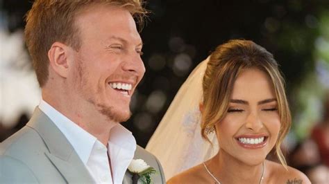 Após rumores de crise no casamento Gabi Luthai e Michel Teló renovam