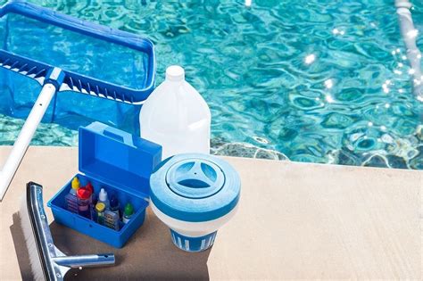 Cómo limpiar una piscina a la perfección Limpiando top
