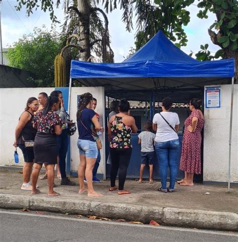 Moradores do Penha fazem manifestação em frente a Embasa