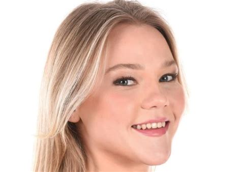Valeria Mint Biographywiki Age Height Career Photos And More