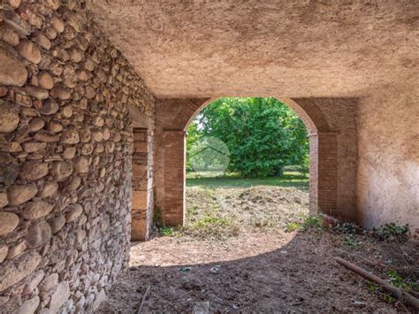 Vendita Rustico In Via Belvedere Pescantina Da Ristrutturare M