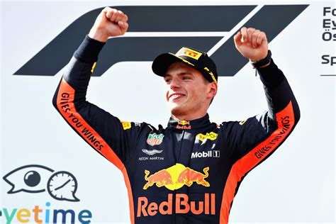 Em corrida agitada Verstappen vence Hamilton para e Vettel volta à