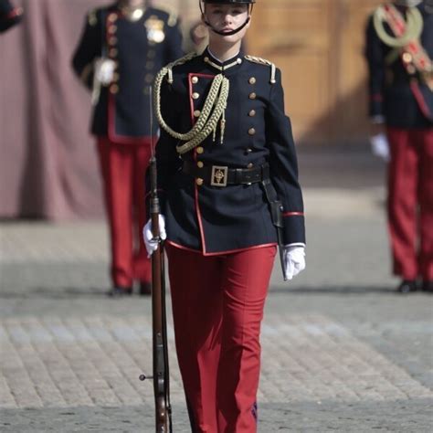 La Princesa Leonor con el uniforme de gala del Ejército de Tierra en su