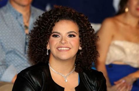 EMOTIVO MOMENTO Lucerito Mijares Responde con Valor a las Críticas