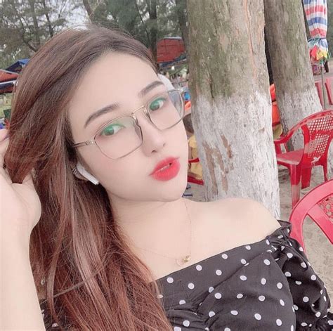 Tổng hợp ảnh mạng gái xinh đeo mắt kính đẹp và chi tiết nhất